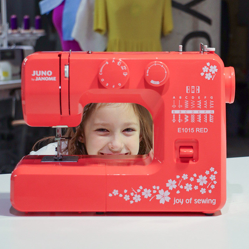 Maszyna do szycia JANOME JUNO E1015 RED